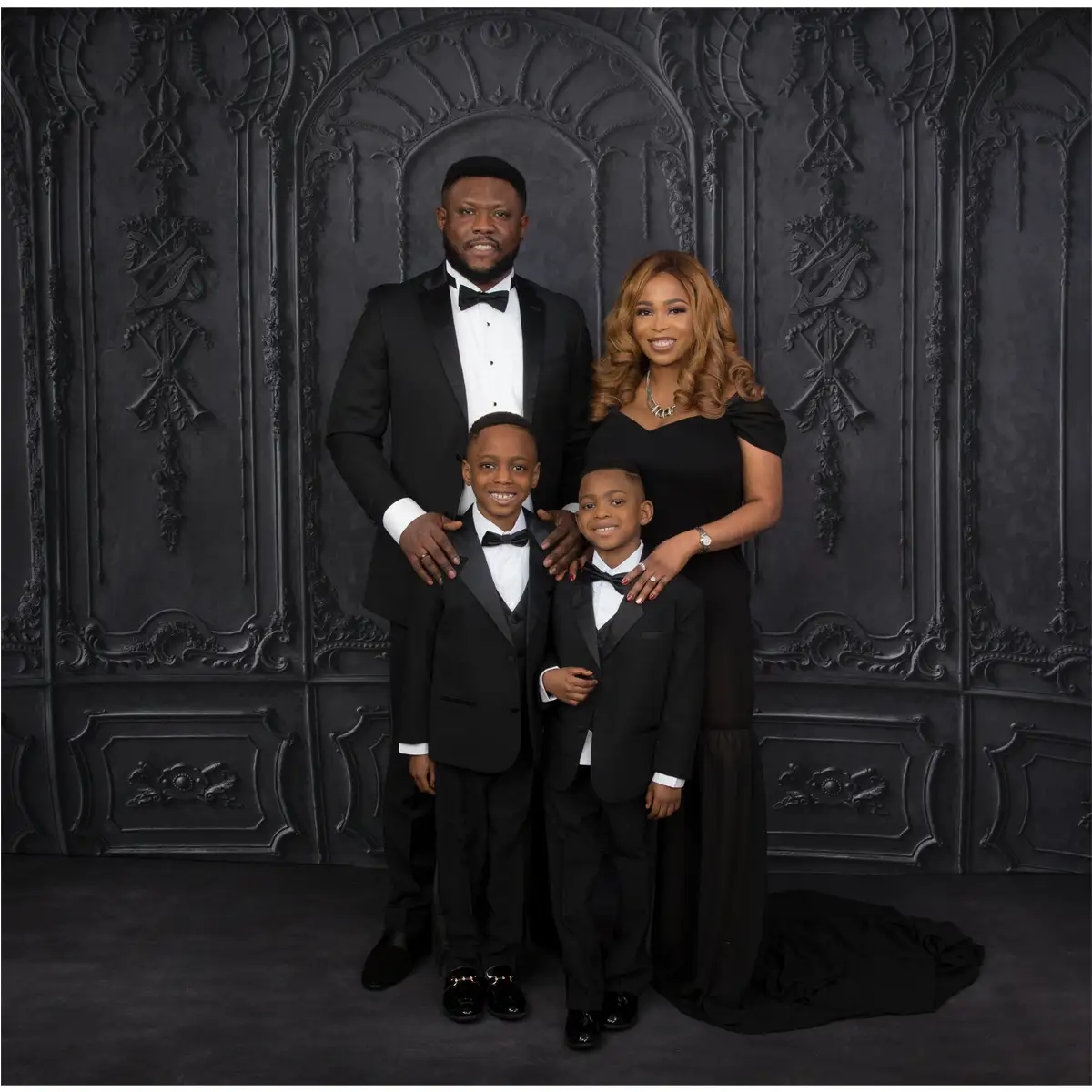 extended family photoshoot by Top-Rated Photo studio